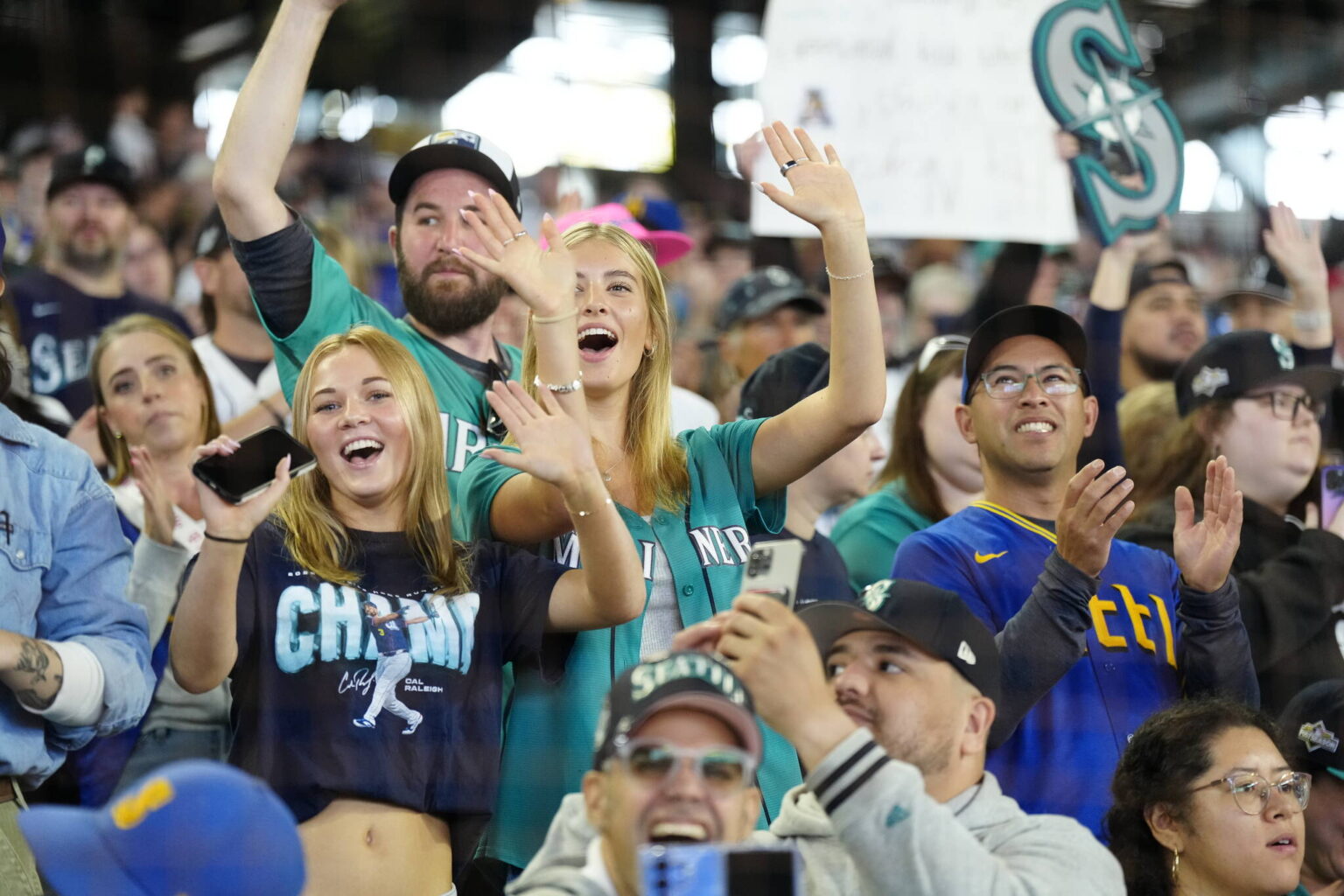 Seattle Mariners host public scrimmage ahead of postseason | Covington ...